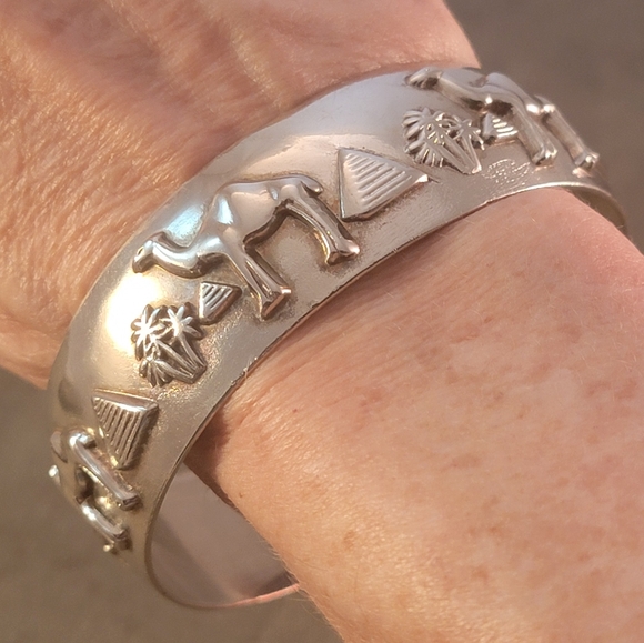No Brand | Jewelry | Vintage Silver Camel 97s Bangle Bracelet | Poshmark